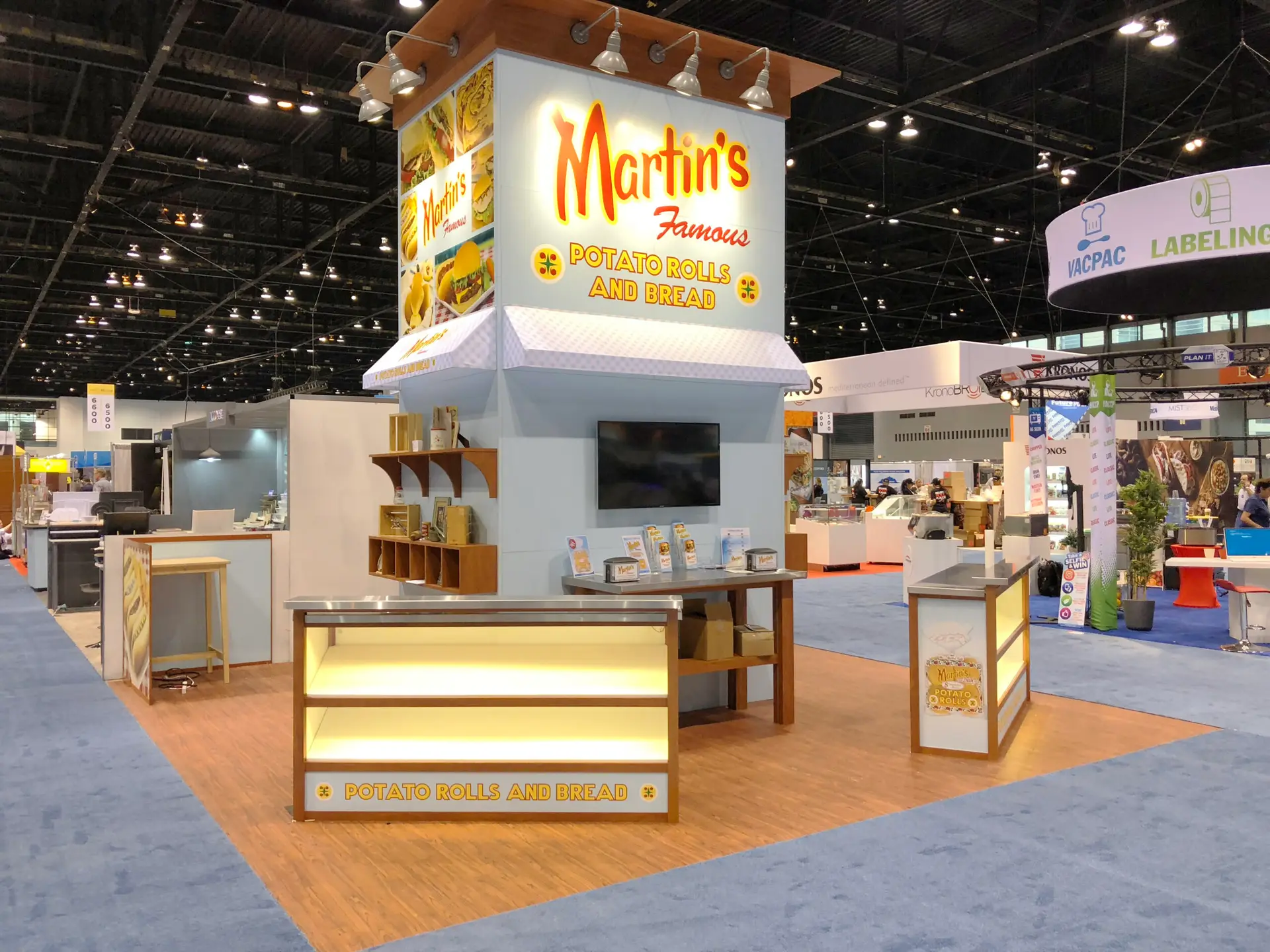 How To Create Impactful Trade Show Signage
